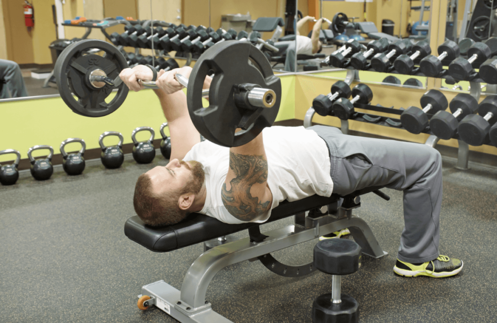 Barre au Front : Comment Réaliser cet Exercice ? - Boxlife