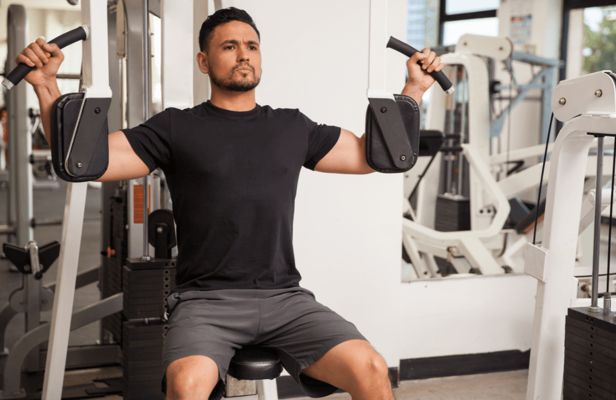 Butterfly en Musculation (Pec Deck) : Comment le Réaliser