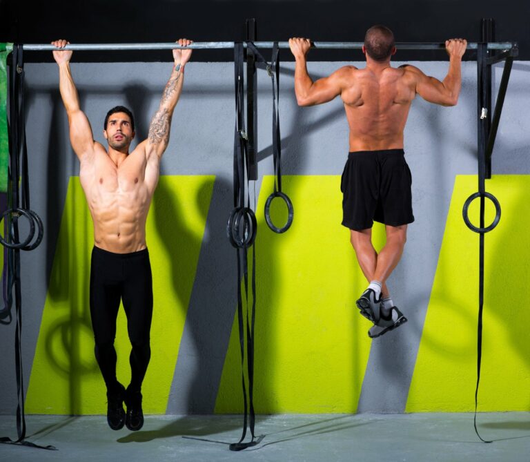 Do These 16 Pull-Up Bar Exercises For A Full Body Workout (Can You Do ...