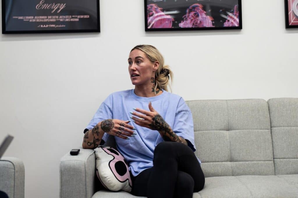 She Grew Up in Chaos With a Mom in Prison and Slept in a Closet… Now ...