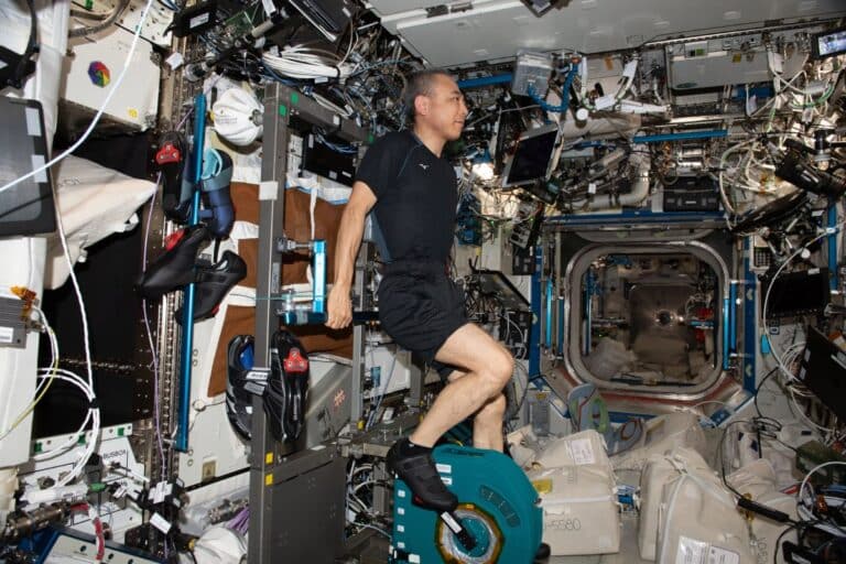 Astronauts Must Work Out 2 Hours Every Day Just to Keep Their Muscles ...