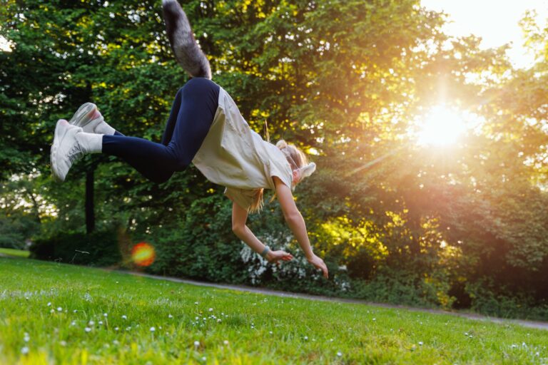 Viral Fitness Trend “Quadrobics” Mimics Animal Movement for a Full-Body ...