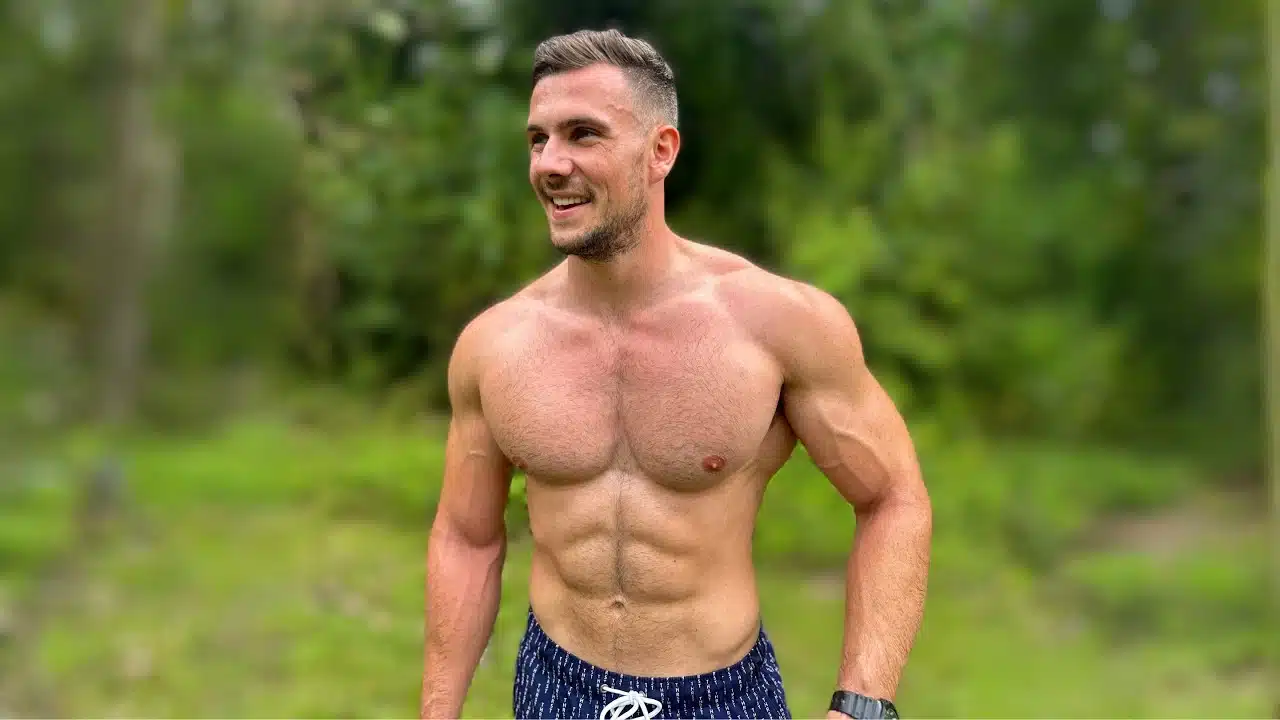 Fitness Coach Maintains 10 Years of Muscle With Only 6 Exercises... The ...