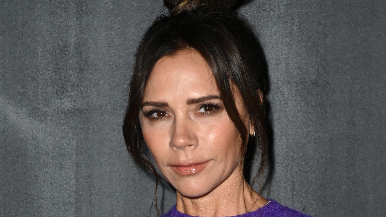 Victoria Beckham's Toned Arms at 50 Come From Training 5 Days a Week ...